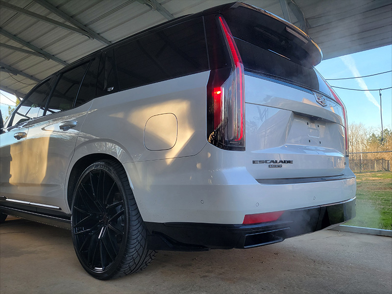 2022 Cadillac Escalade - 26x10 TIS Motorsports Wheels 26 Delinte Tires
