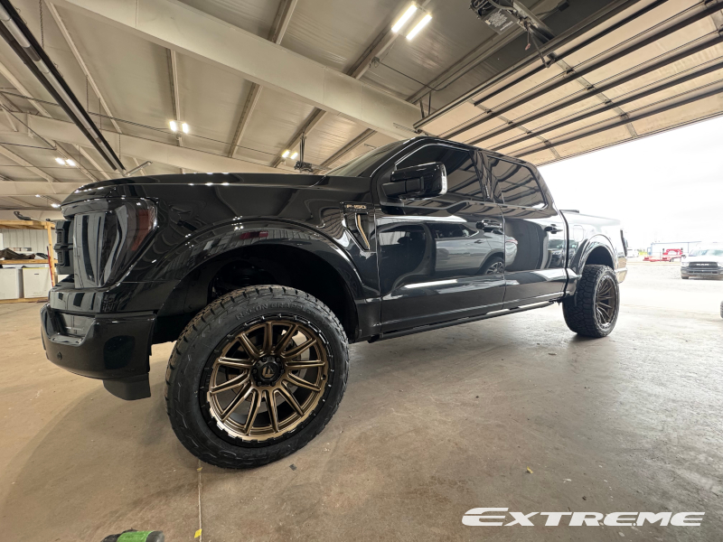 2021 Ford F-150 - 22x10 Fuel Offroad Wheels 305/45R22 Nitto Tires