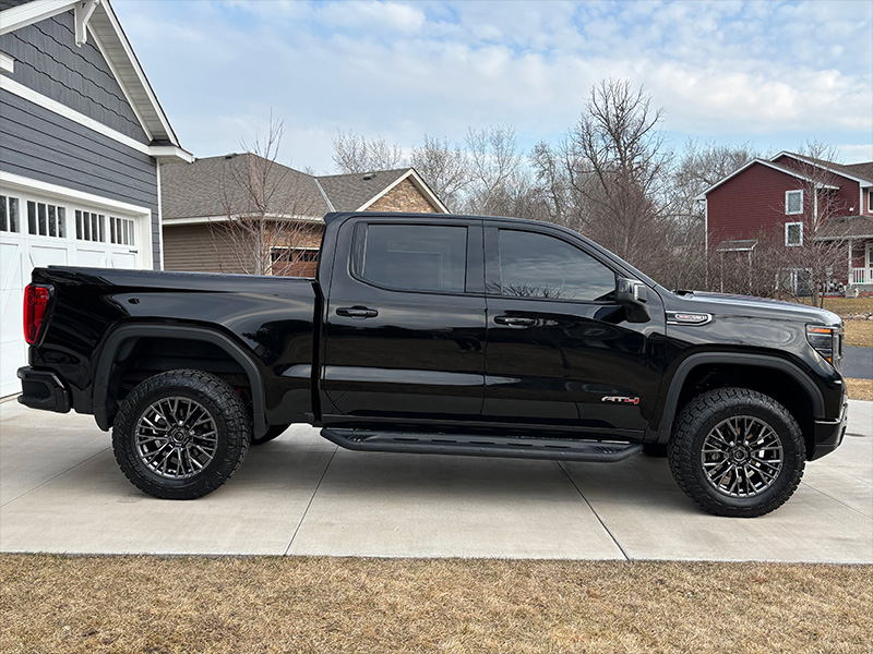 2022 GMC Sierra 1500 - 20x9 Fuel Offroad Wheels LT35x11.50R20 Toyo Tires