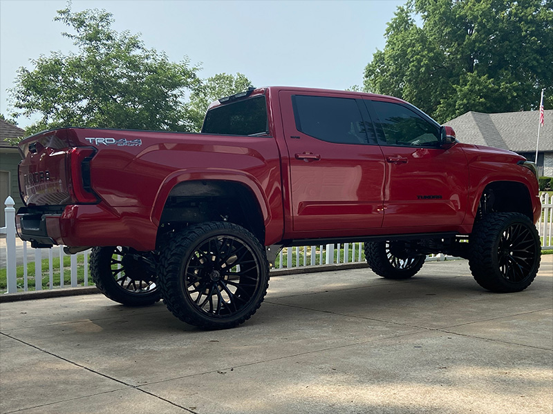 2022 Toyota Tundra - 26x12 TIS Offroad Wheels 37x13.50R26 TIS Offroad Tires
