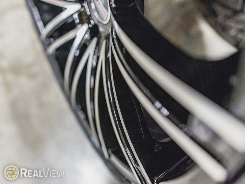 RealView of Milanni Khan 9032 Machined - 22x10.5 +20 - 9032-22112GBMF20