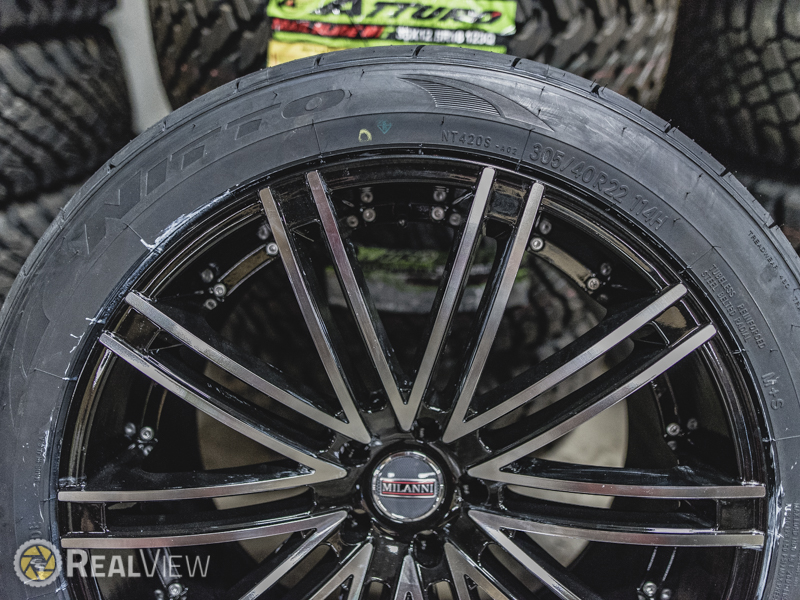 RealView of Milanni Khan 9032 Machined - 22x10.5 +20 - 9032-22112GBMF20