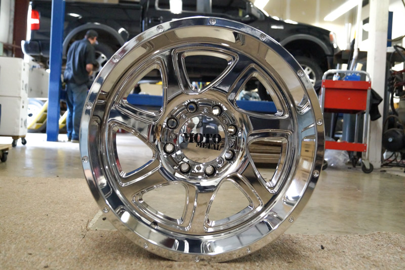 Moto Metal MO976 PVD Wheels 8x6.5 - 20x10 -24 - MO97621080824N