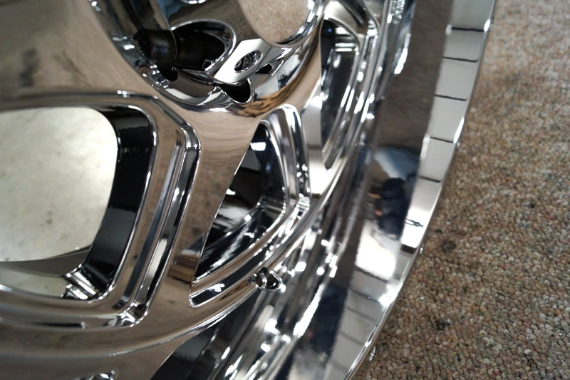 RealView of Moto Metal MO976 PVD - 20x10 -24 - MO97621088824N