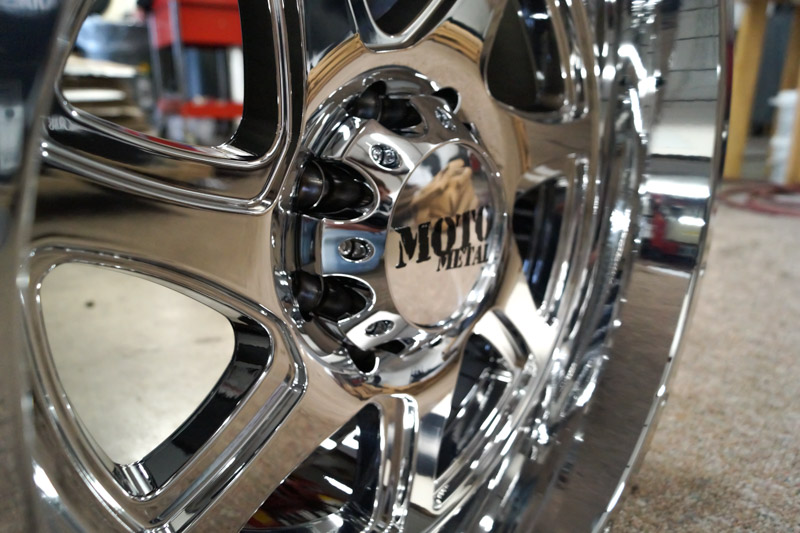 RealView of Moto Metal MO976 PVD - 20x10 -24 - MO97621088824N