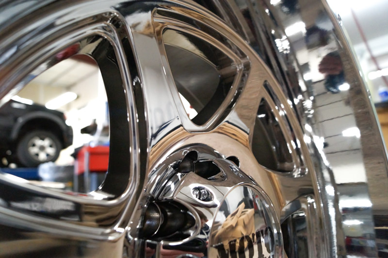 RealView of Moto Metal MO976 PVD - 20x10 -24 - MO97621088824N